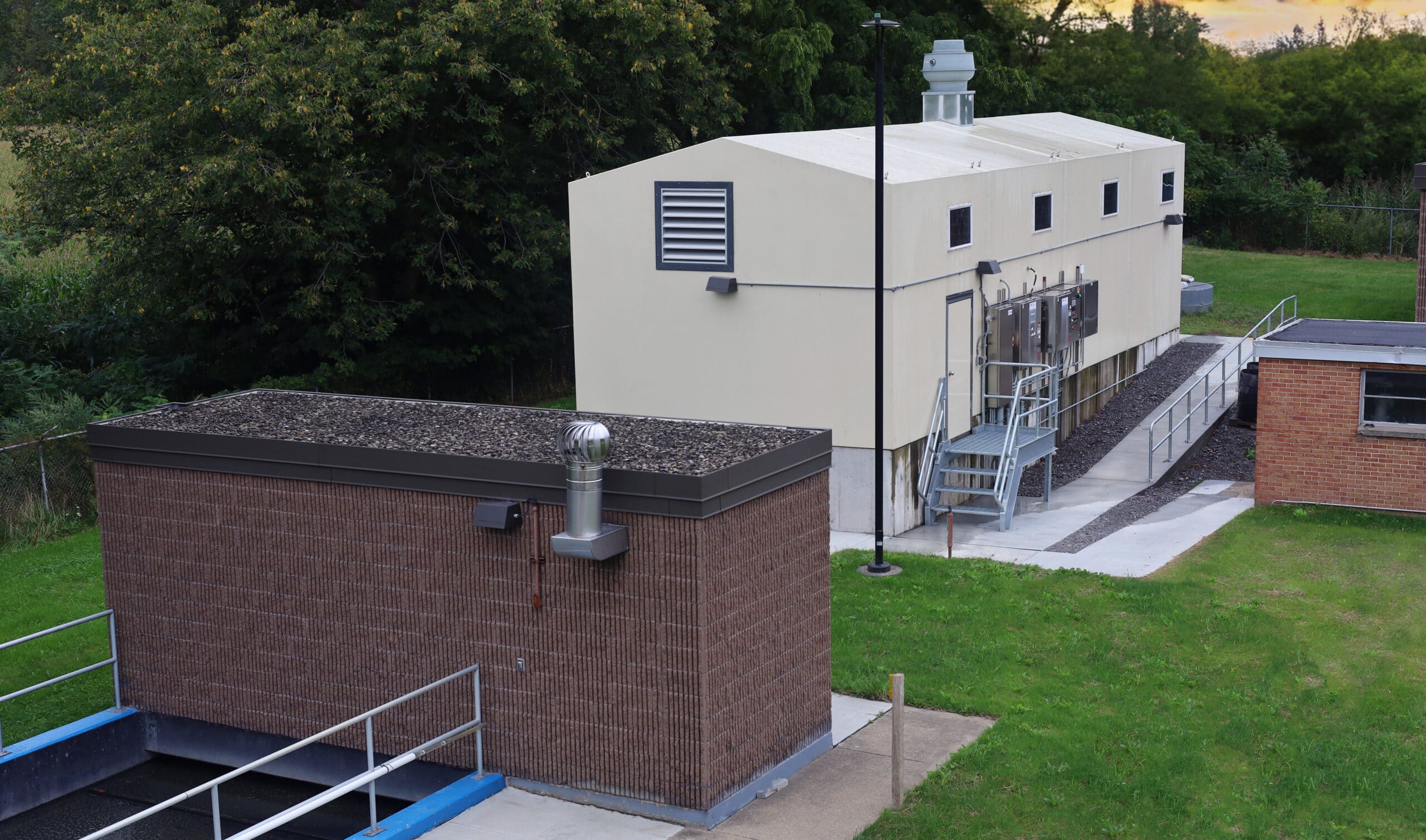 CUSTOM FIBERGLASS BUILDING - Virtual Polymer Compounds, LLC